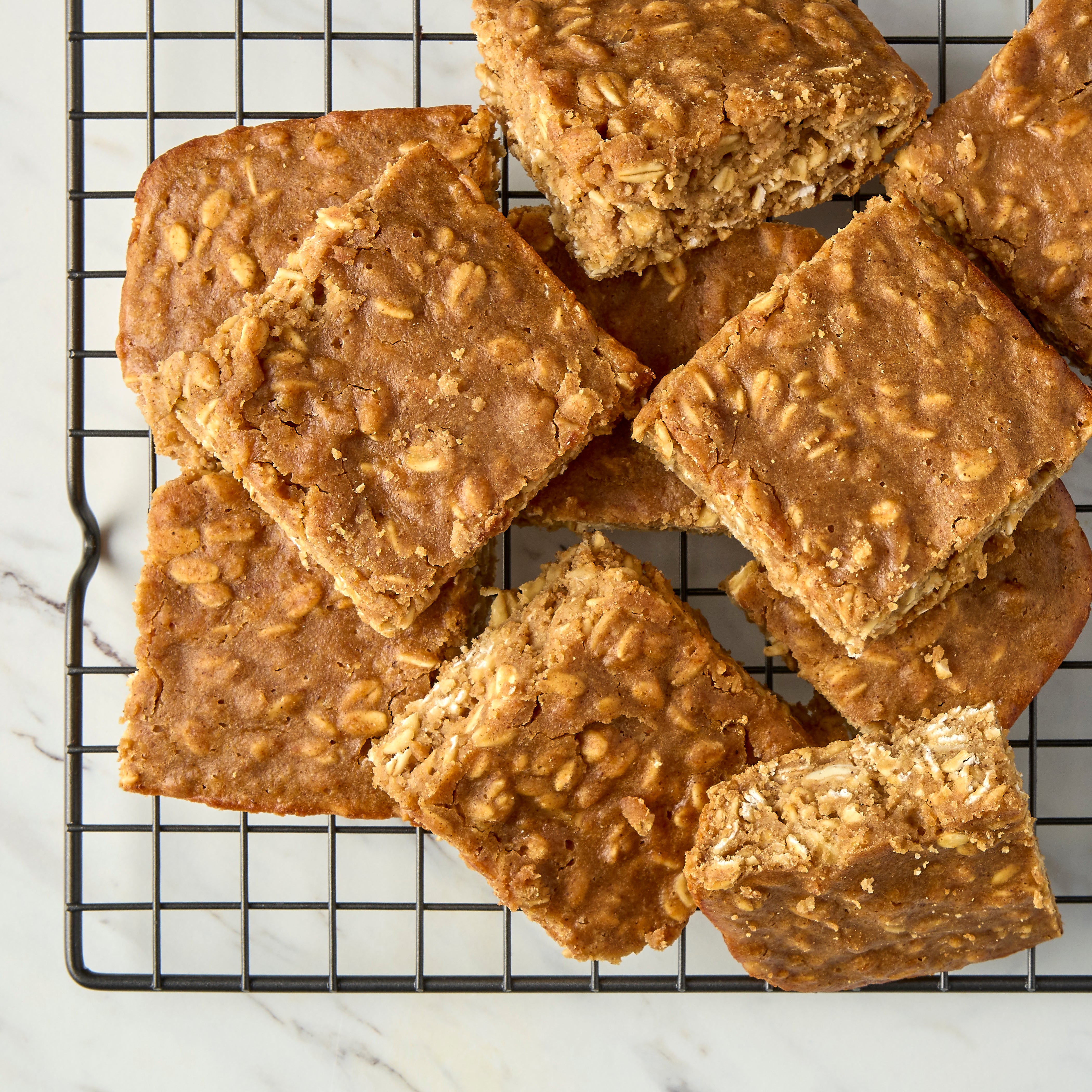 Oatmeal Almond Breakfast Bars Recipe from H-E-B